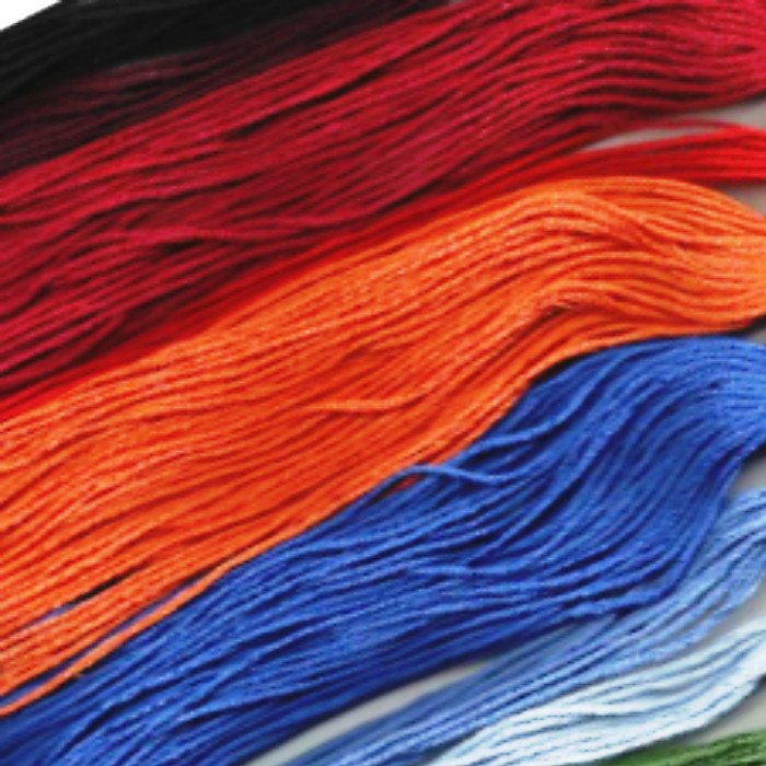 Solve Colored strands of yarn jigsaw puzzle online with 25 pieces