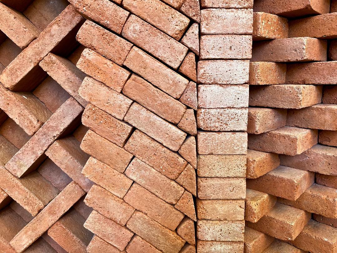 Solve Brick pattern jigsaw puzzle online with 252 pieces