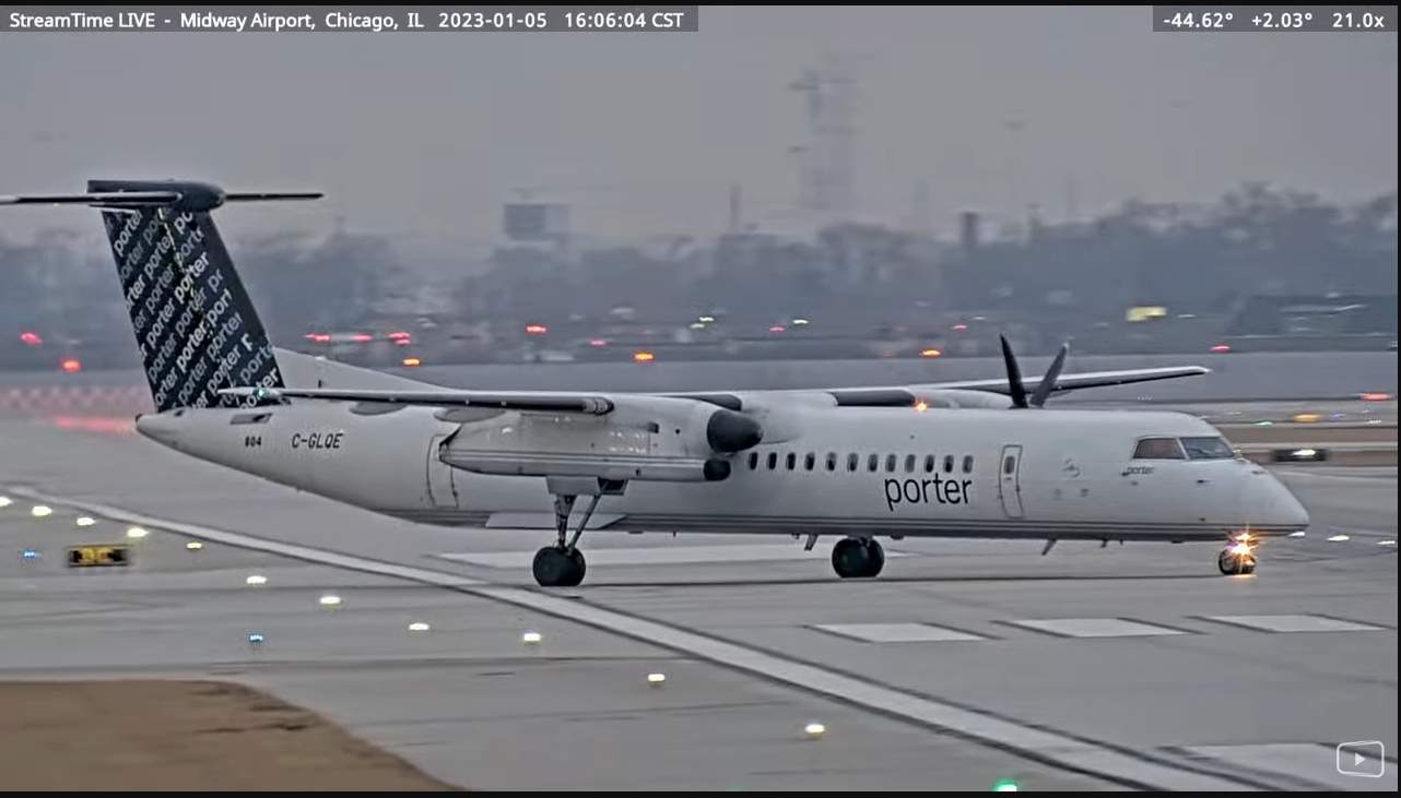 Solve Porter Dash 8-400 1.5.2023 jigsaw puzzle online with 66 pieces