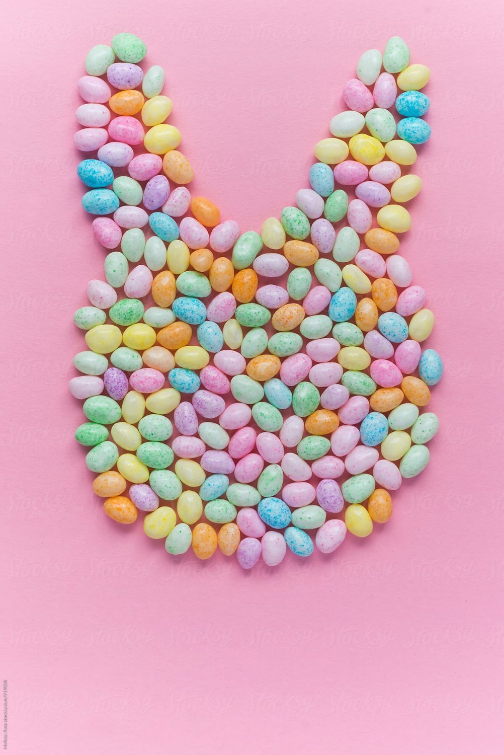 Solve Jelly Bean Bunny jigsaw puzzle online with 96 pieces