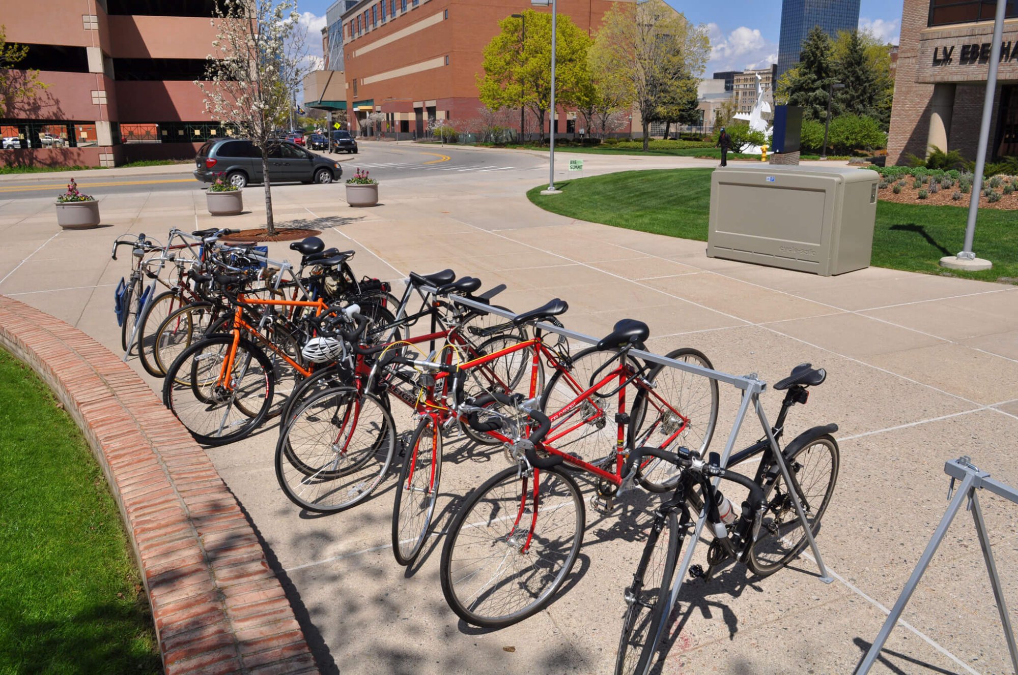 Solve Bikes in the rack jigsaw puzzle online with 150 pieces