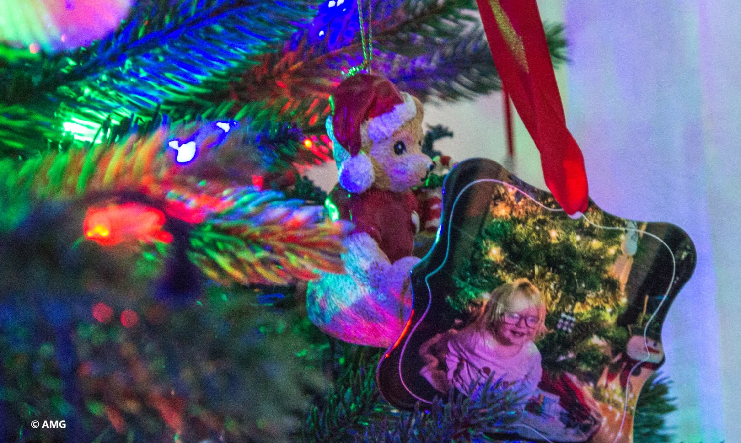 Solve More ornaments jigsaw puzzle online with 15 pieces