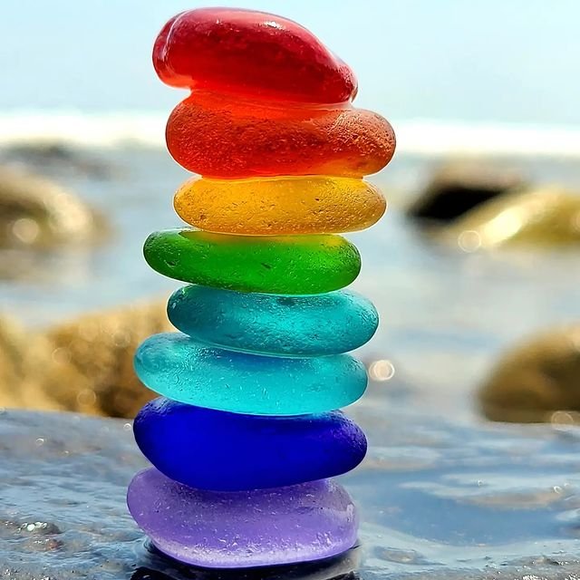 Solve Beach Stones jigsaw puzzle online with 100 pieces