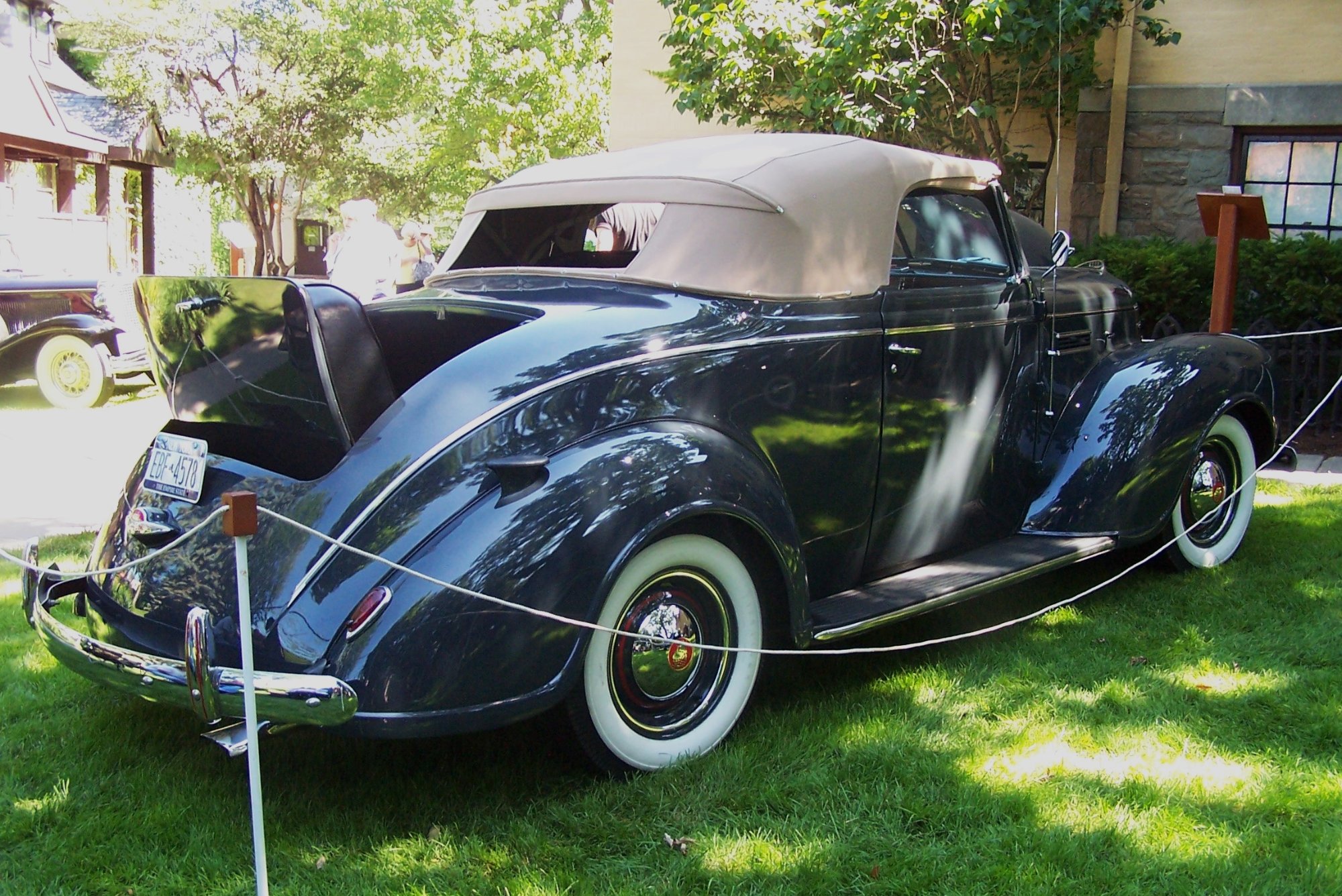 Solve 1939 Plymouth P8 Deluxe--Rear jigsaw puzzle online with 96 pieces