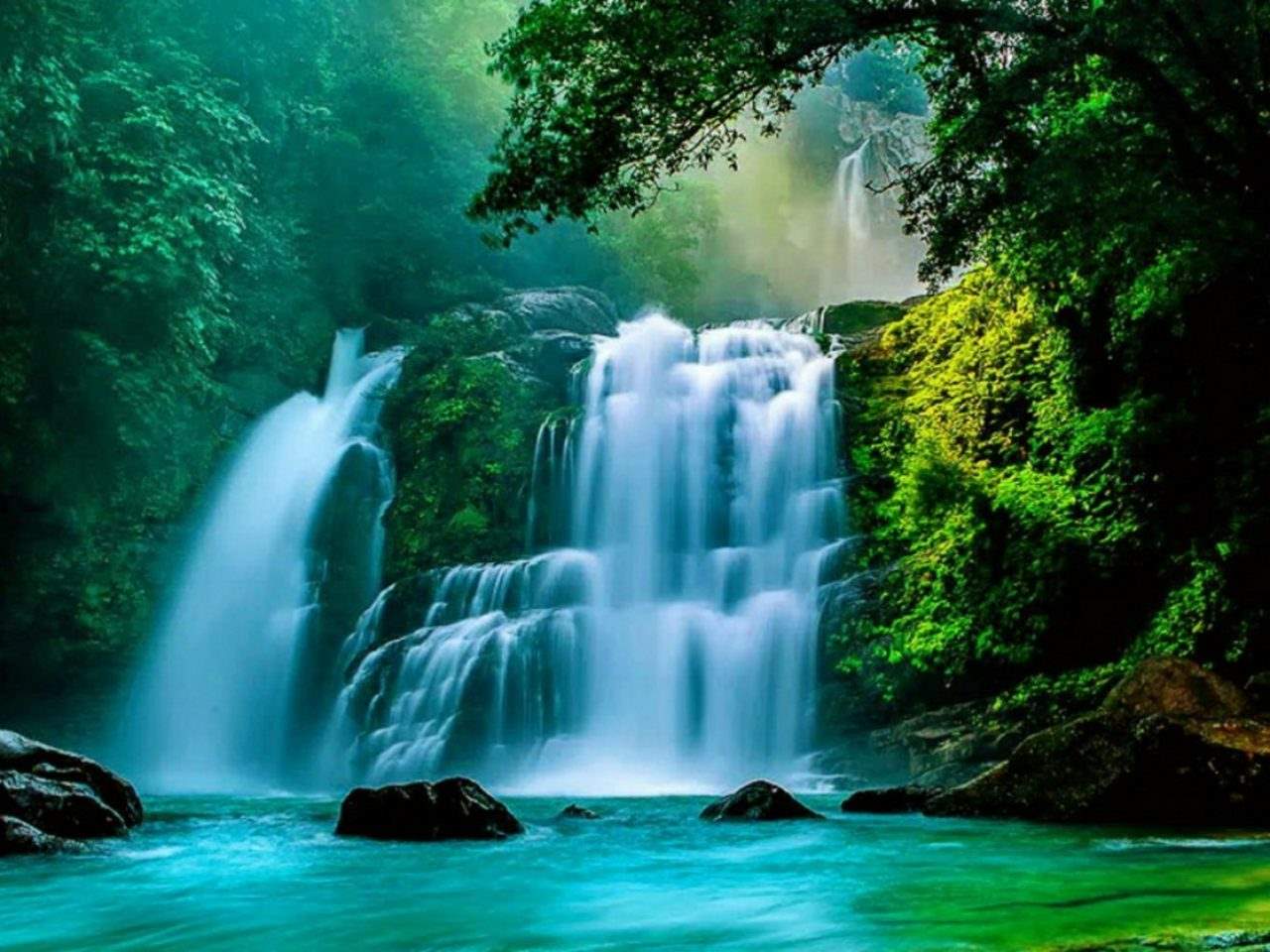 Solve 216.d jigsaw puzzle online with 357 pieces