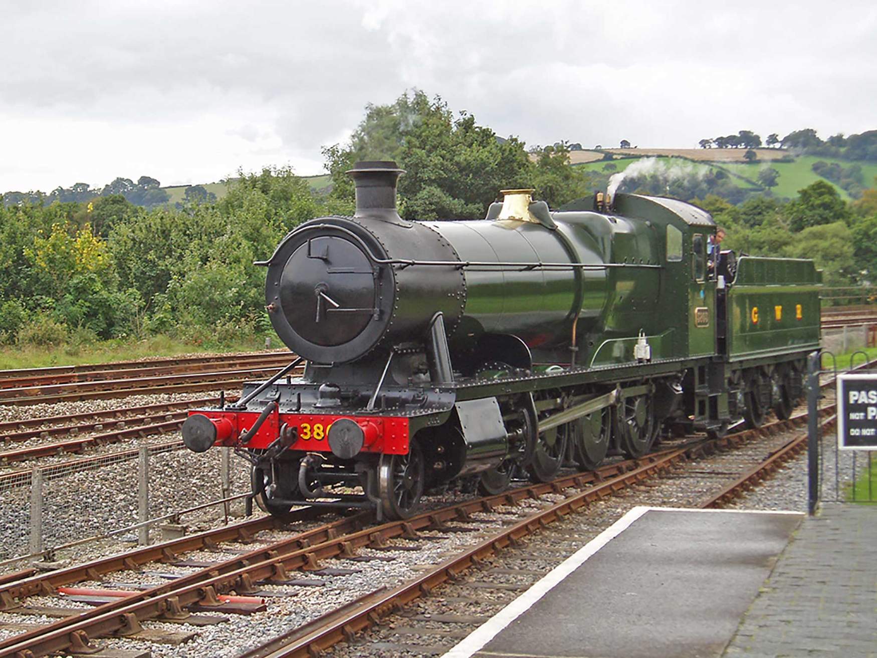 Solve GWR 2664 Class 2-8-0 3803. jigsaw puzzle online with 154 pieces