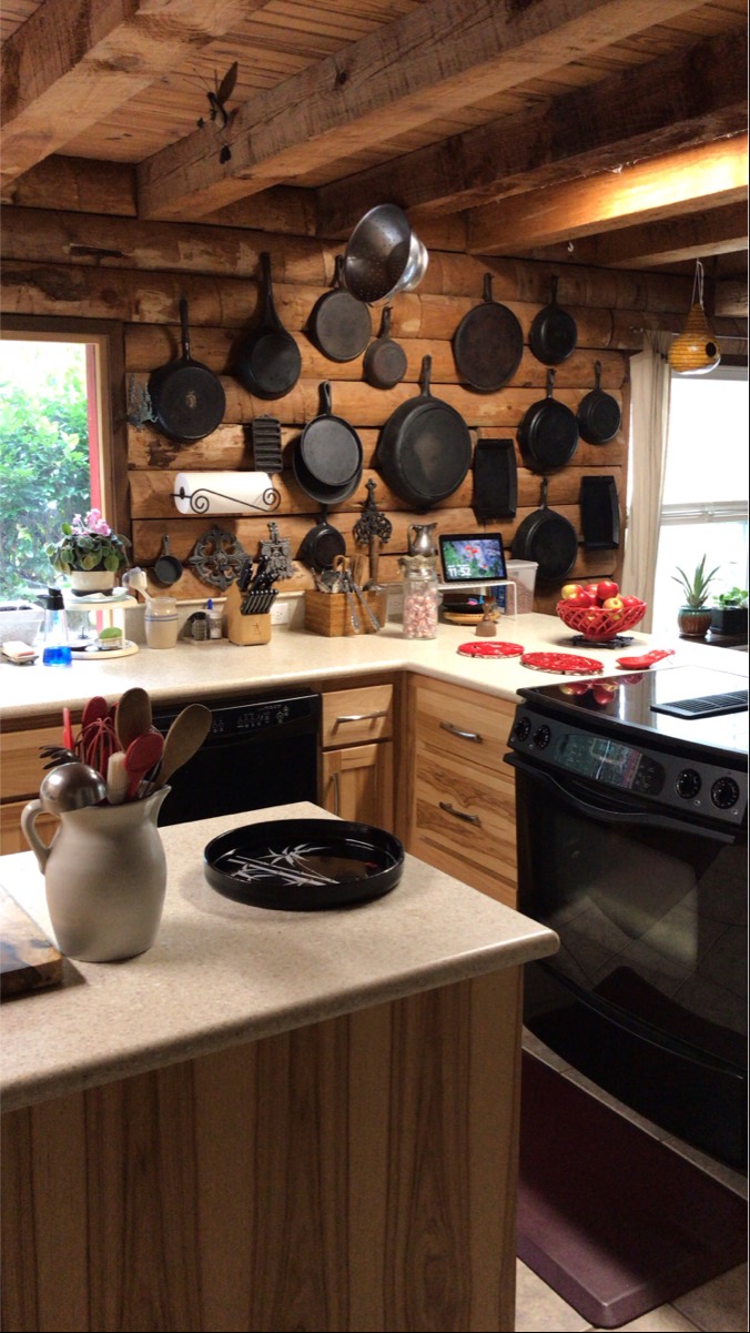 Solve In the kitchen jigsaw puzzle online with 91 pieces