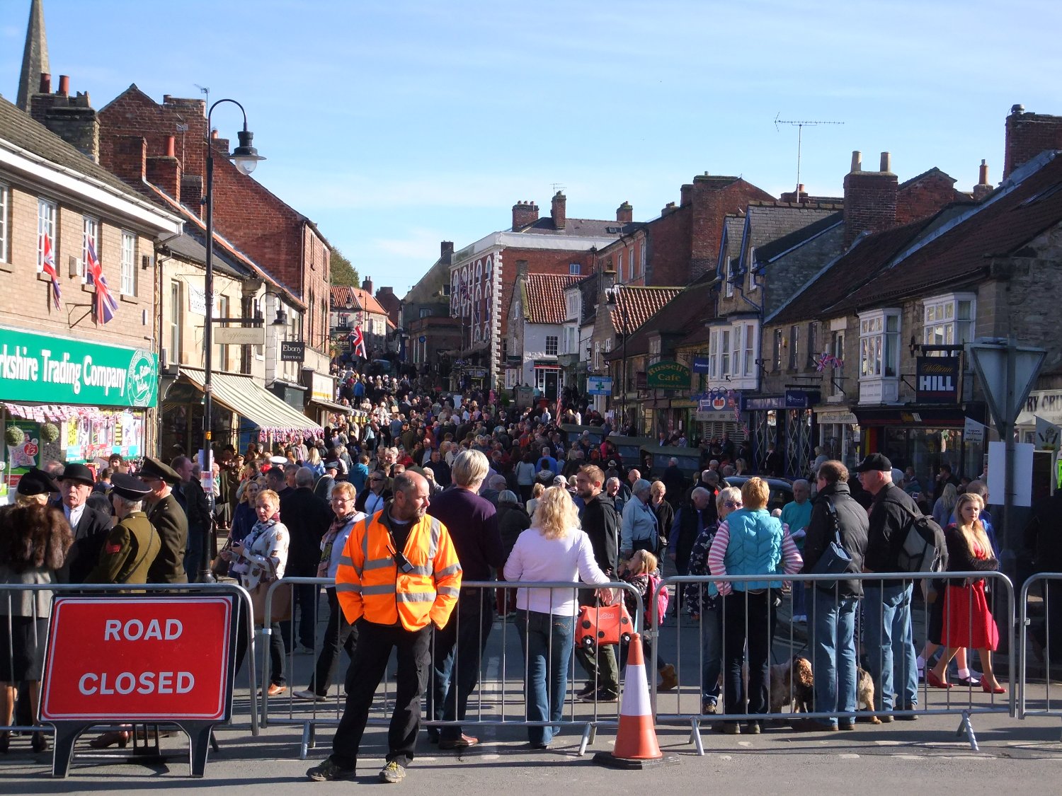 Solve 40's Weekkend , at Pickering. jigsaw puzzle online with 35 pieces