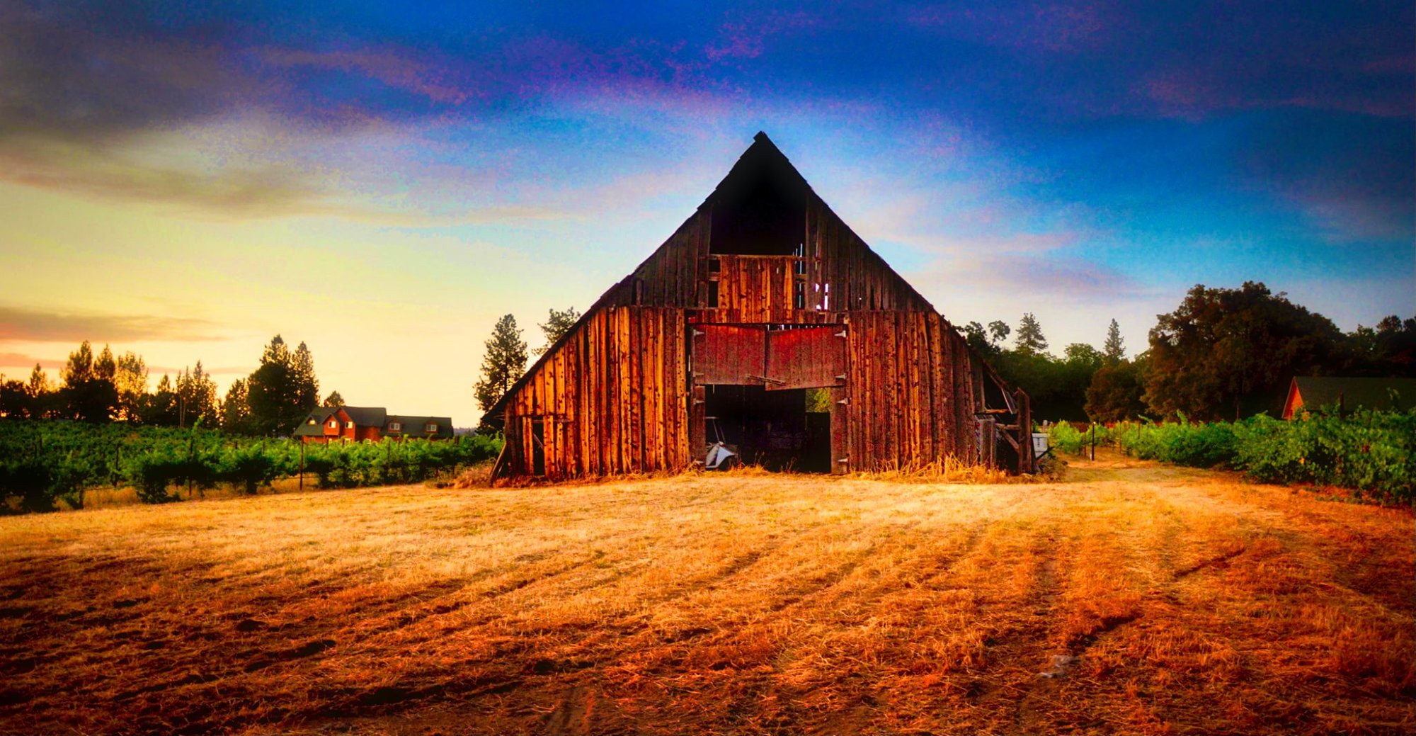 Solve Barn in Somerset, California jigsaw puzzle online with 72 pieces
