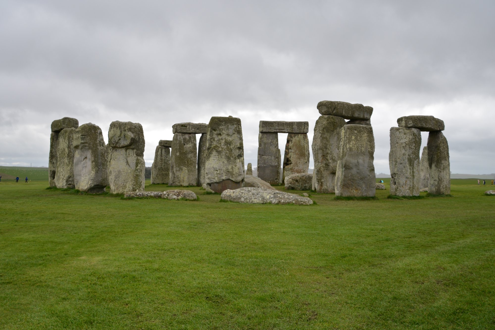 Solve Stonehenge jigsaw puzzle online with 96 pieces