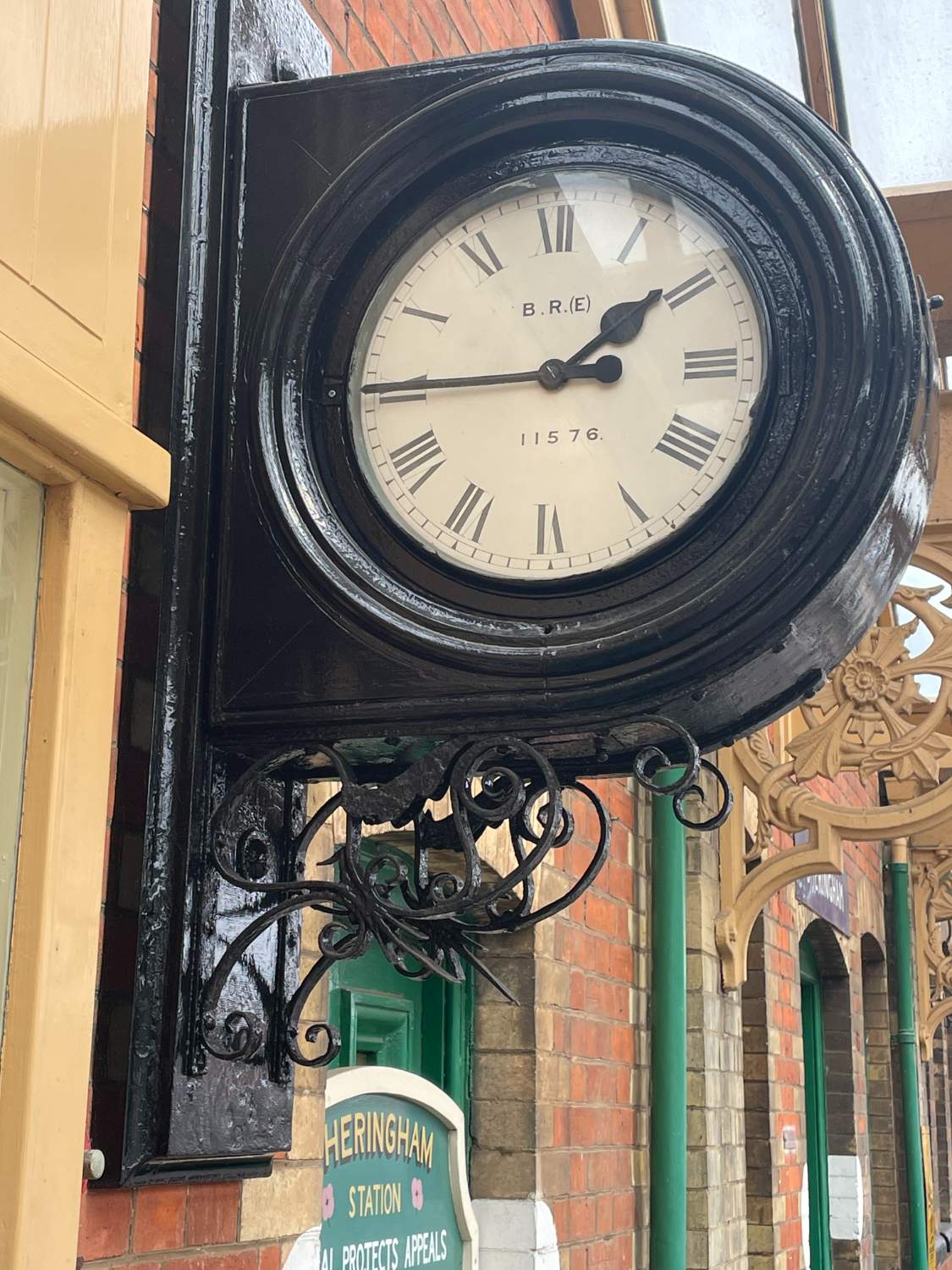 Jigsaw Puzzle | Station Clock | 108 pieces | Jigidi