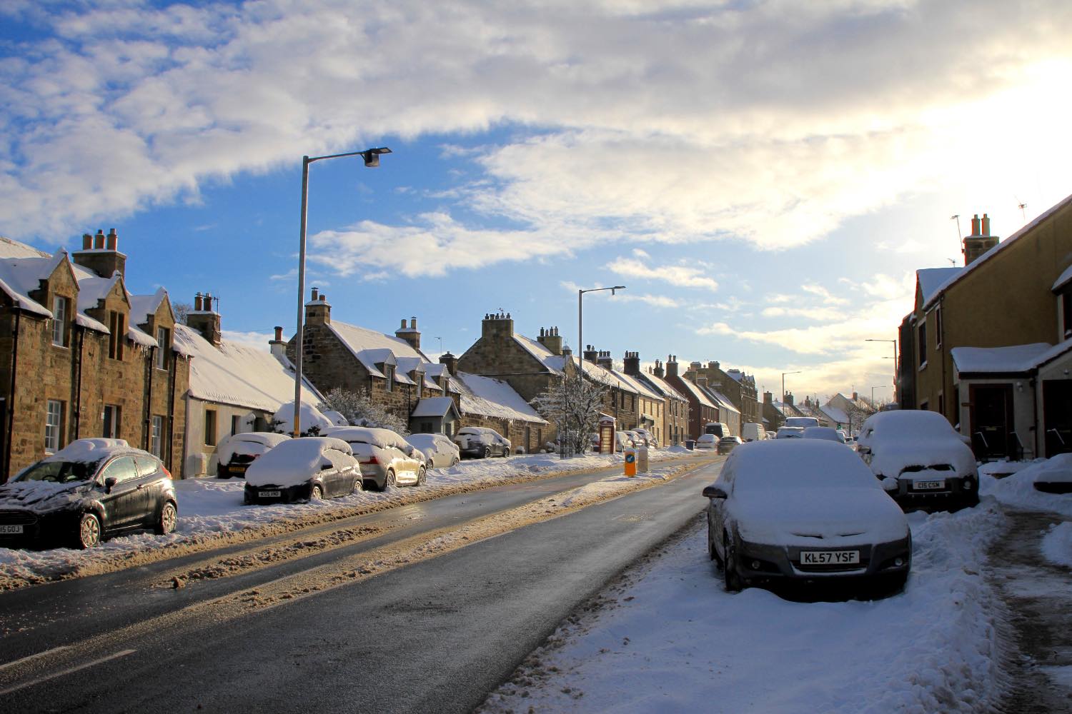 Solve Pathhead, Midlothian jigsaw puzzle online with 96 pieces