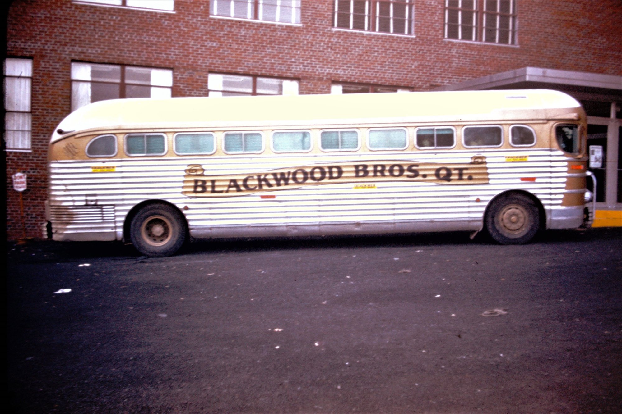 Solve Blackwood Brothers Bus jigsaw puzzle online with 77 pieces