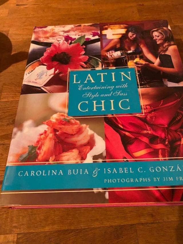 Solve Latin Chic jigsaw puzzle online with 20 pieces