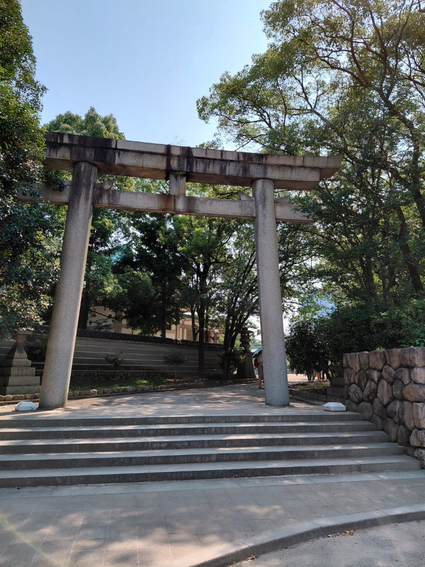 Solve Japonsko - před vstupem do jakéhokoli chrámu / before entering ...