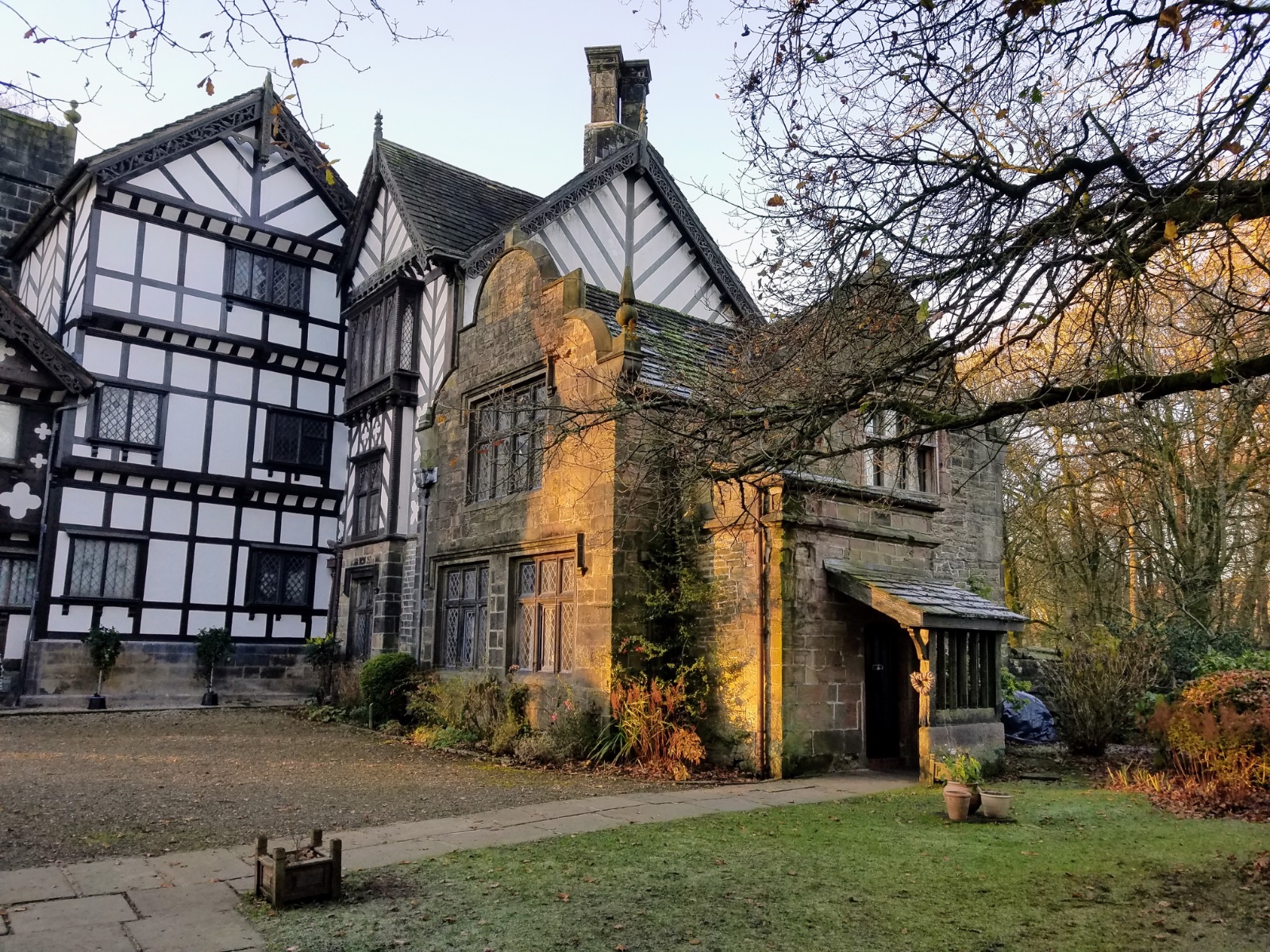 Solve Turton Tower jigsaw puzzle online with 48 pieces