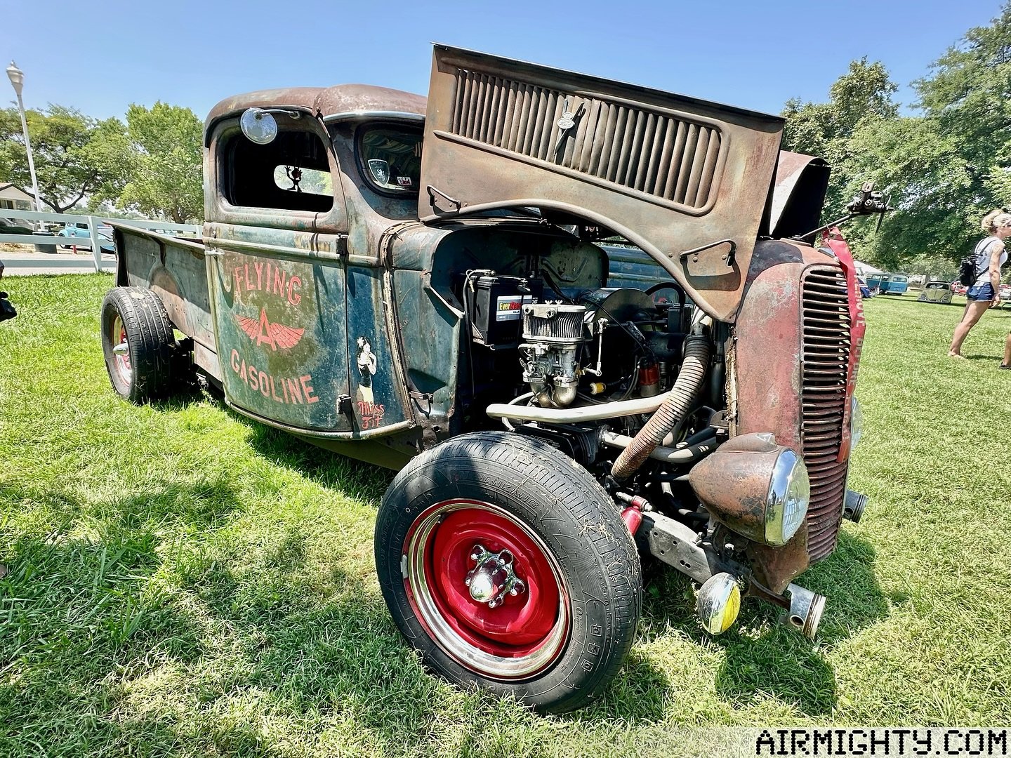 Solve Rusty jigsaw puzzle online with 192 pieces