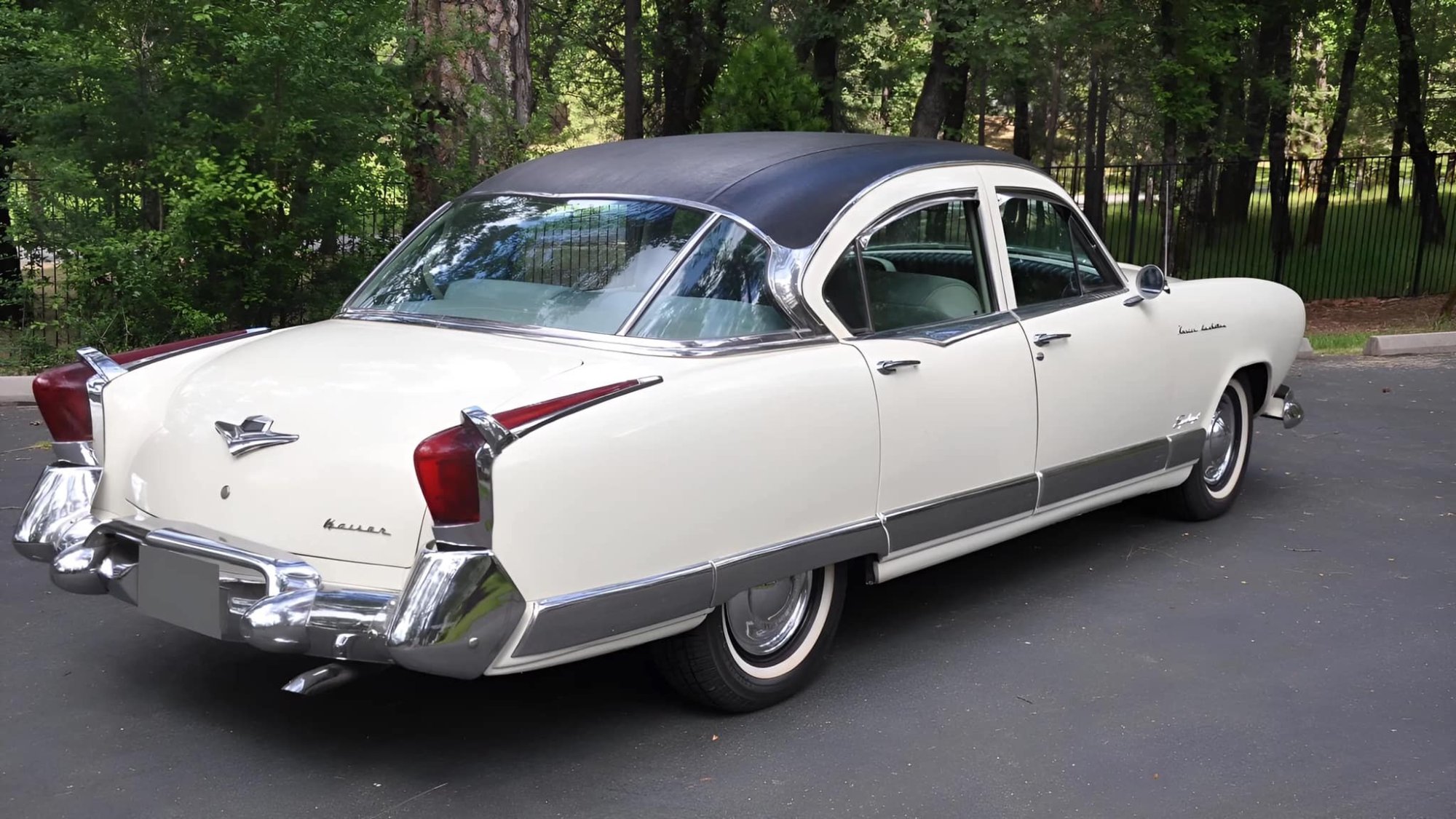 Solve 1954 Kaiser Manhattan jigsaw puzzle online with 66 pieces