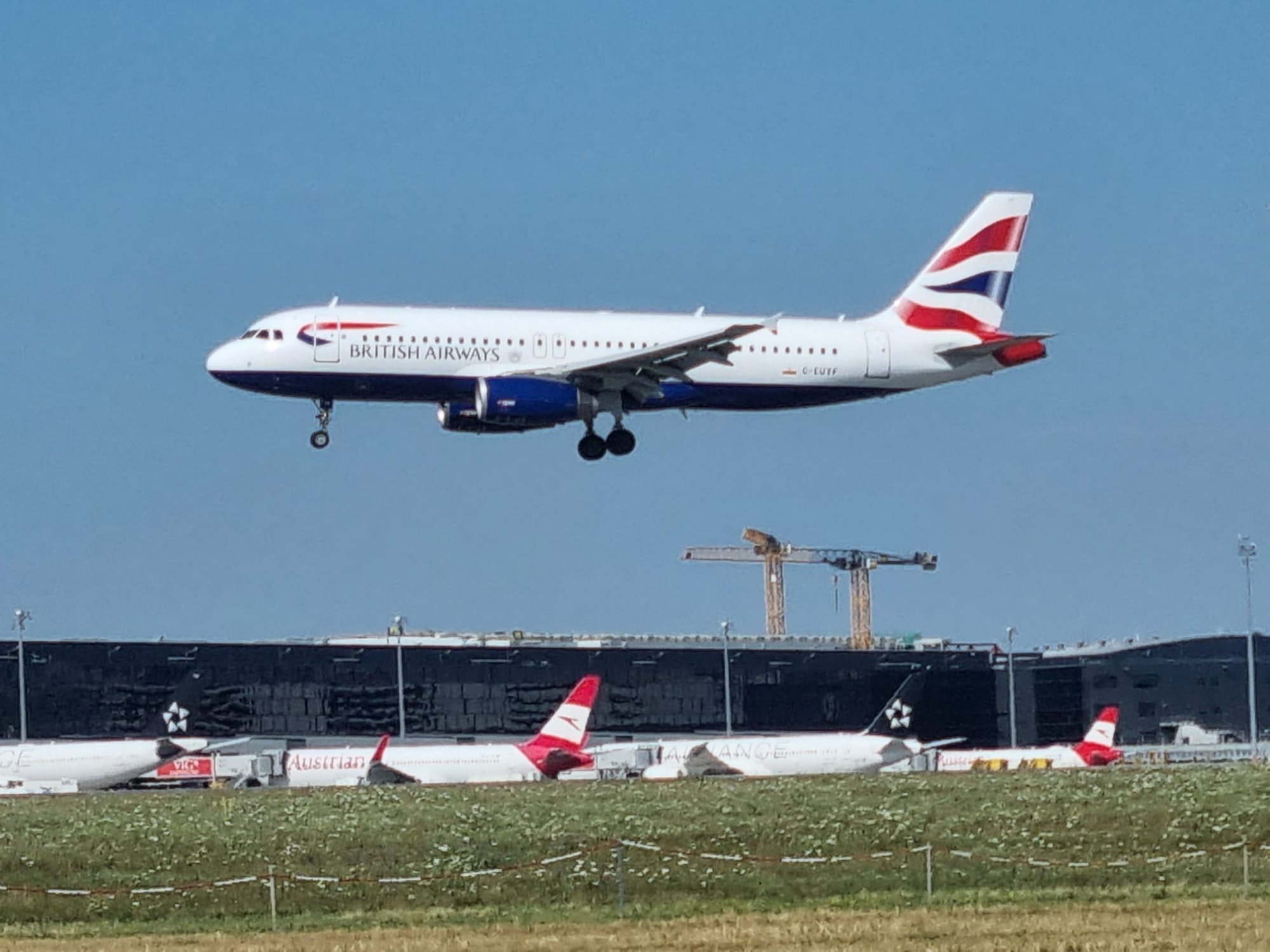 Solve Airbus A320 British Airways jigsaw puzzle online with 88 pieces