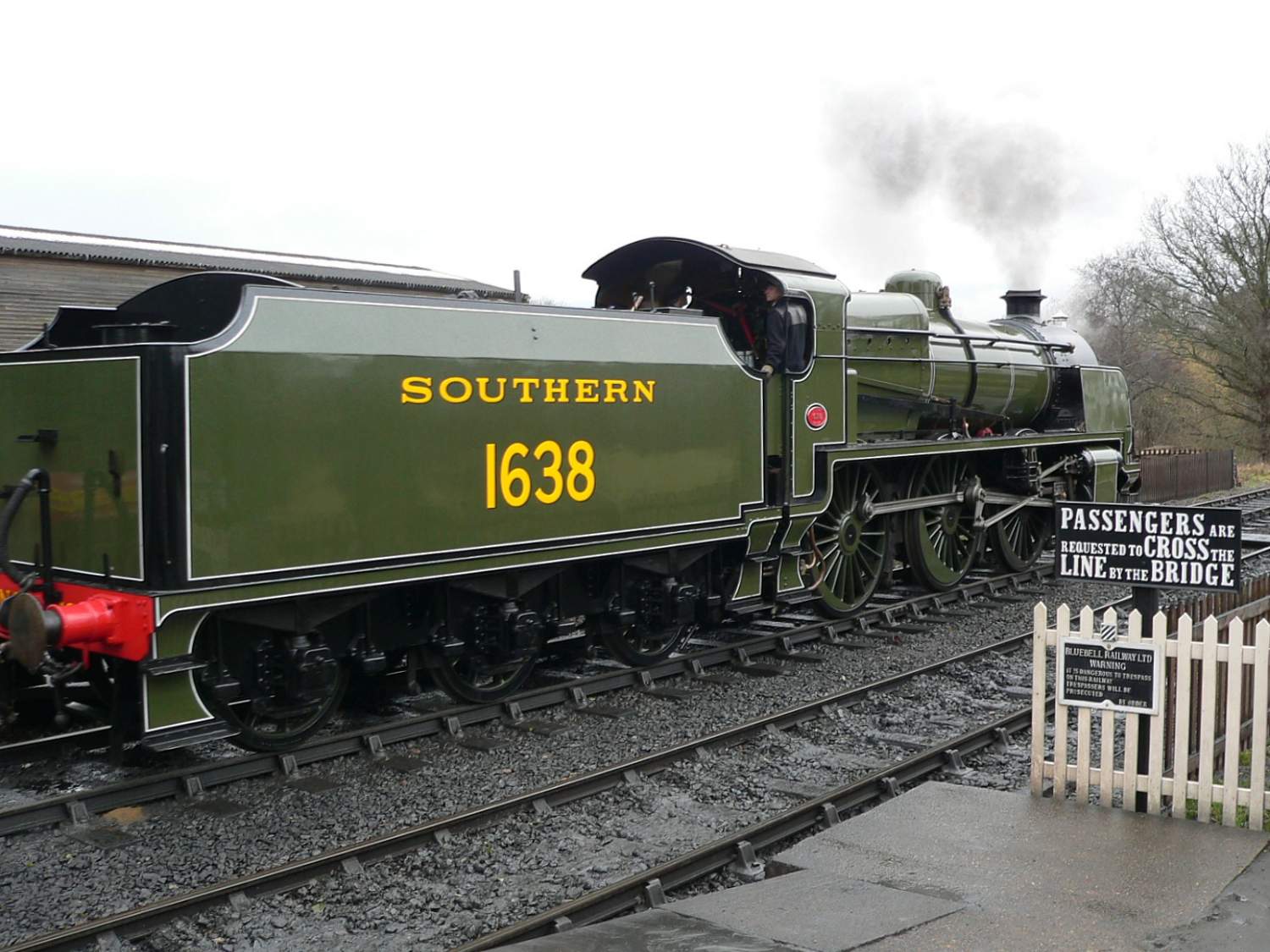 Solve SR U Class 2-6-0 1638. jigsaw puzzle online with 108 pieces