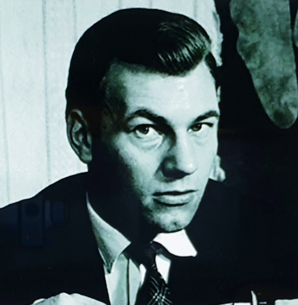 Solve GUESS WHO... jigsaw puzzle online with 25 pieces