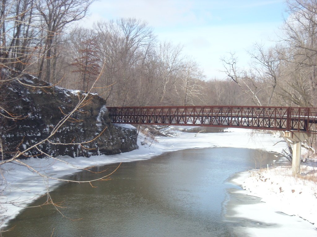 Solve Snow Bridge 2 jigsaw puzzle online with 238 pieces