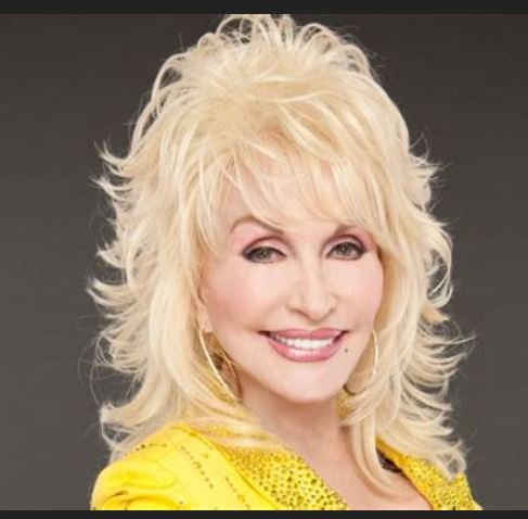 Solve Dolly Parton jigsaw puzzle online with 36 pieces