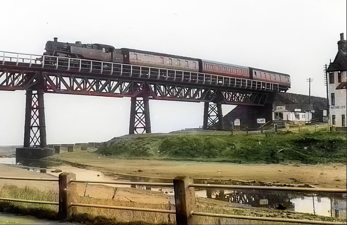 Solve East Row Viaduct at Sandsend jigsaw puzzle online with 150 pieces