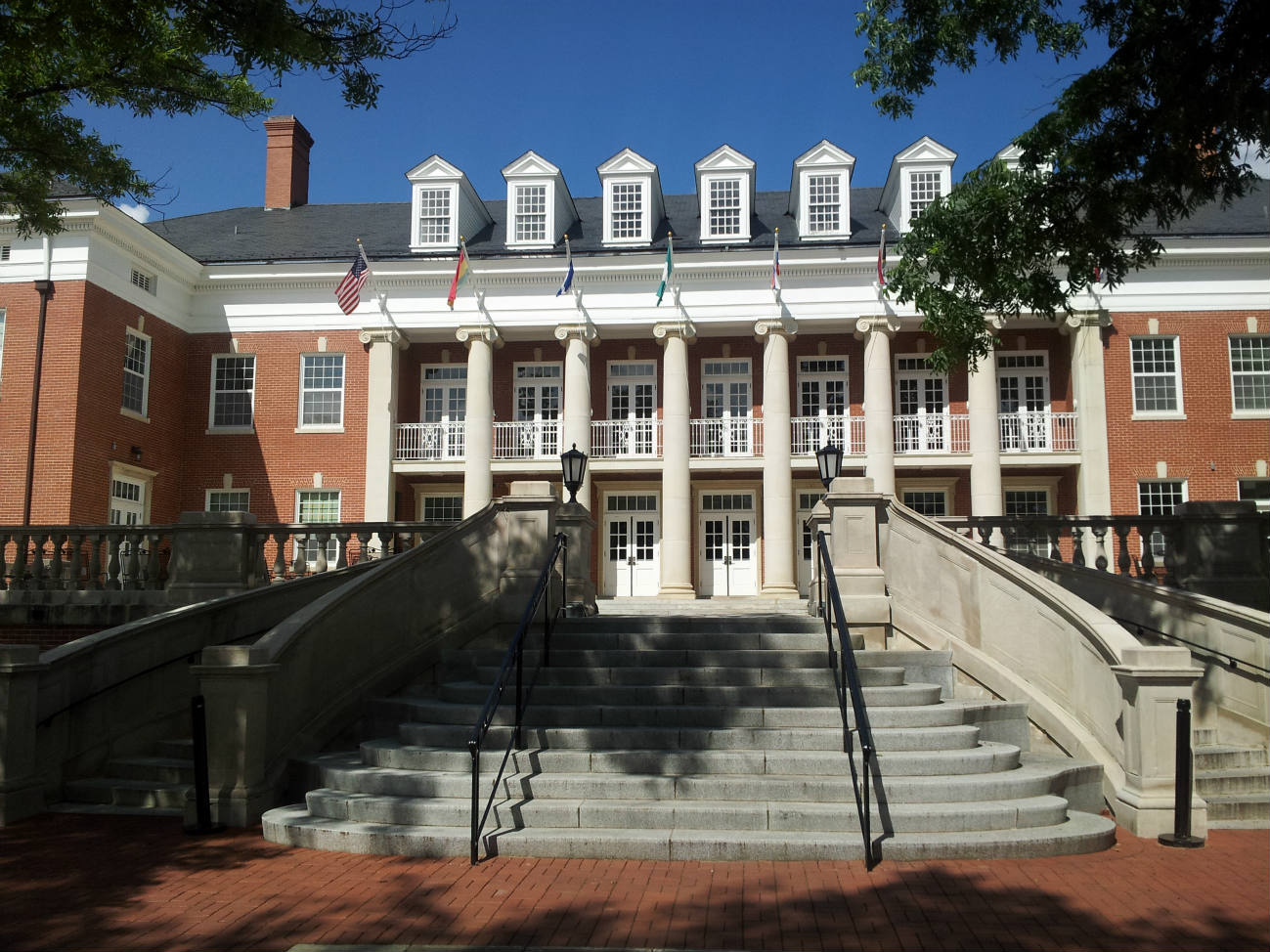Jigsaw Puzzle | University of Mary Washington | 130 pieces | Jigidi