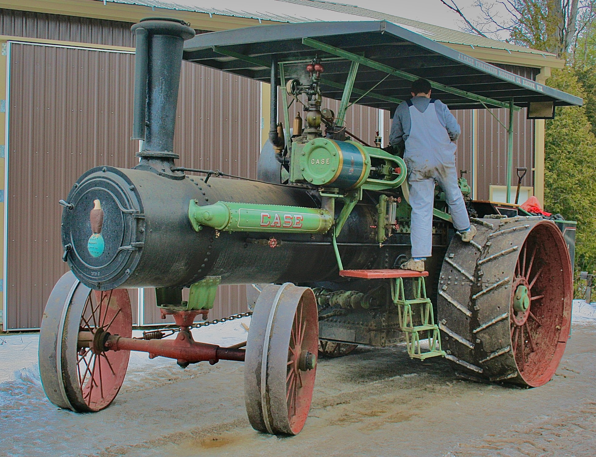 Solve Case jigsaw puzzle online with 594 pieces