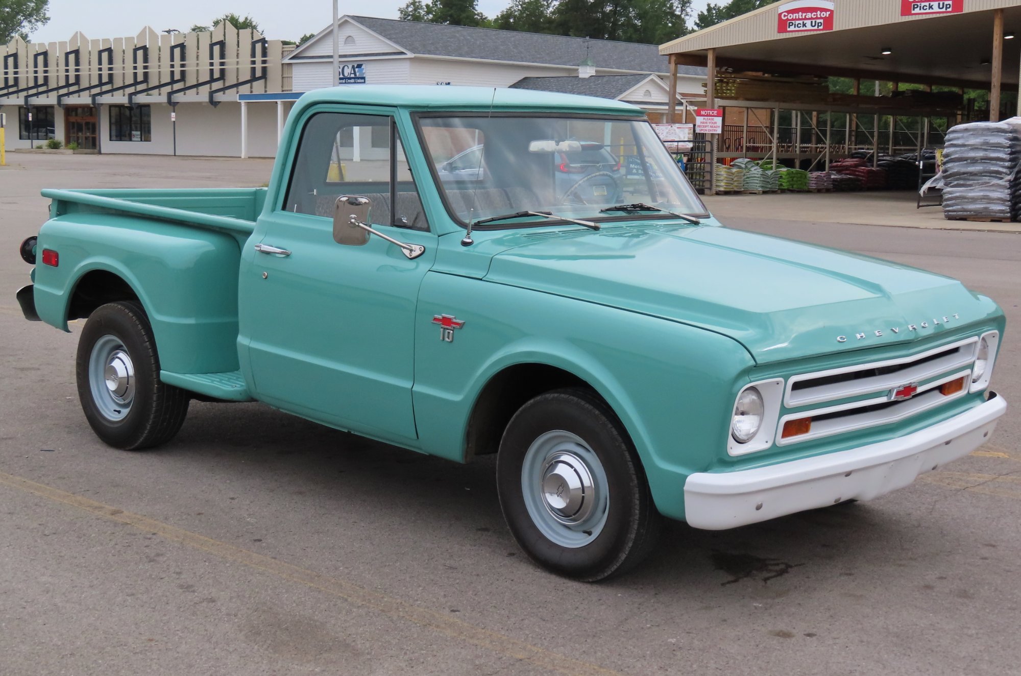 Solve 1967 Chevrolet C10 Stepside jigsaw puzzle online with 96 pieces