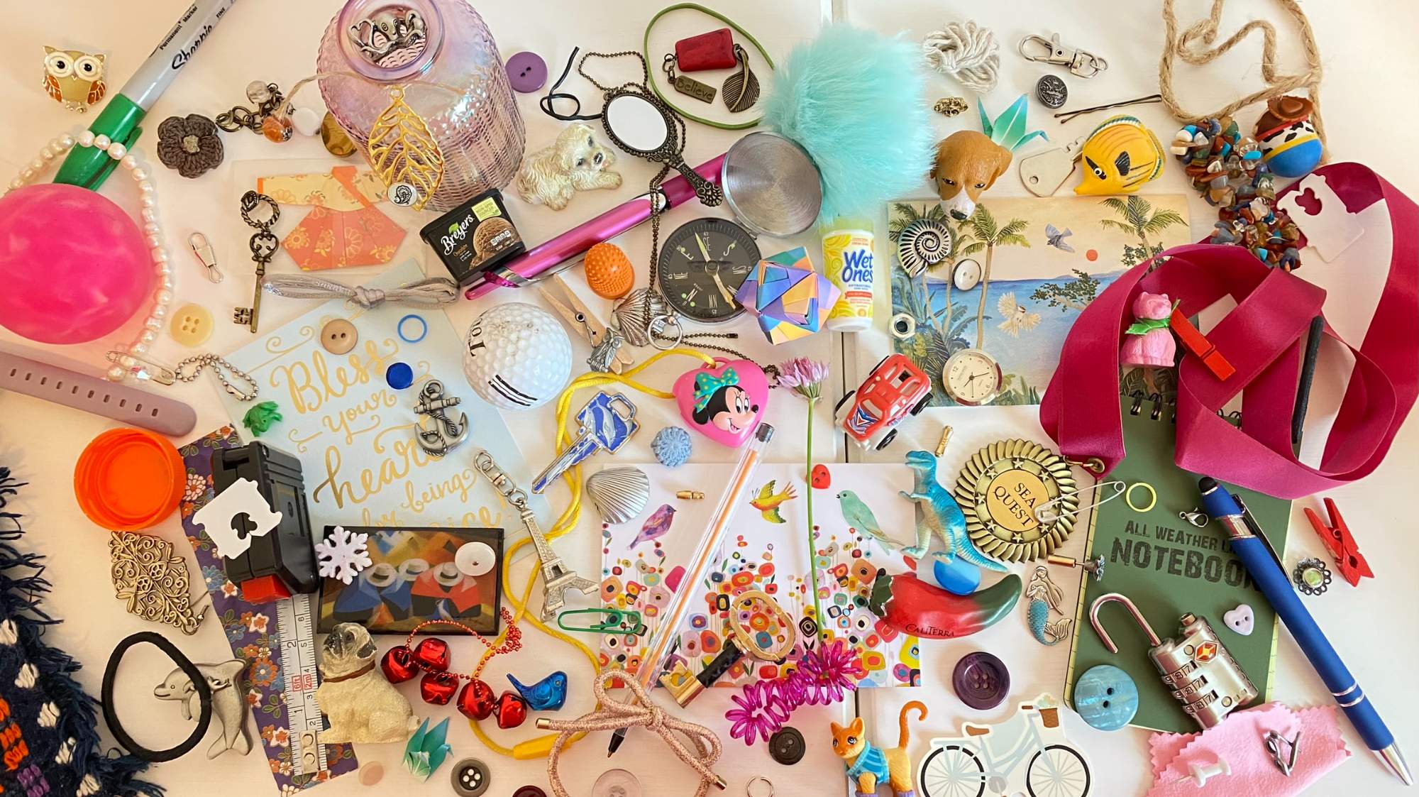 Solve Geocaching Treasures jigsaw puzzle online with 198 pieces