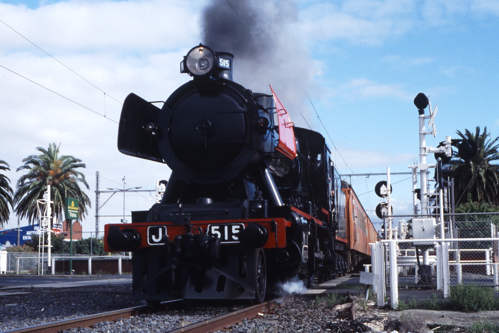 Solve J515 on a special pass at Essendon, c.1991 jigsaw puzzle online ...