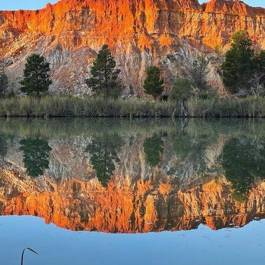 Solve Murray River Reflection jigsaw puzzle online with 64 pieces