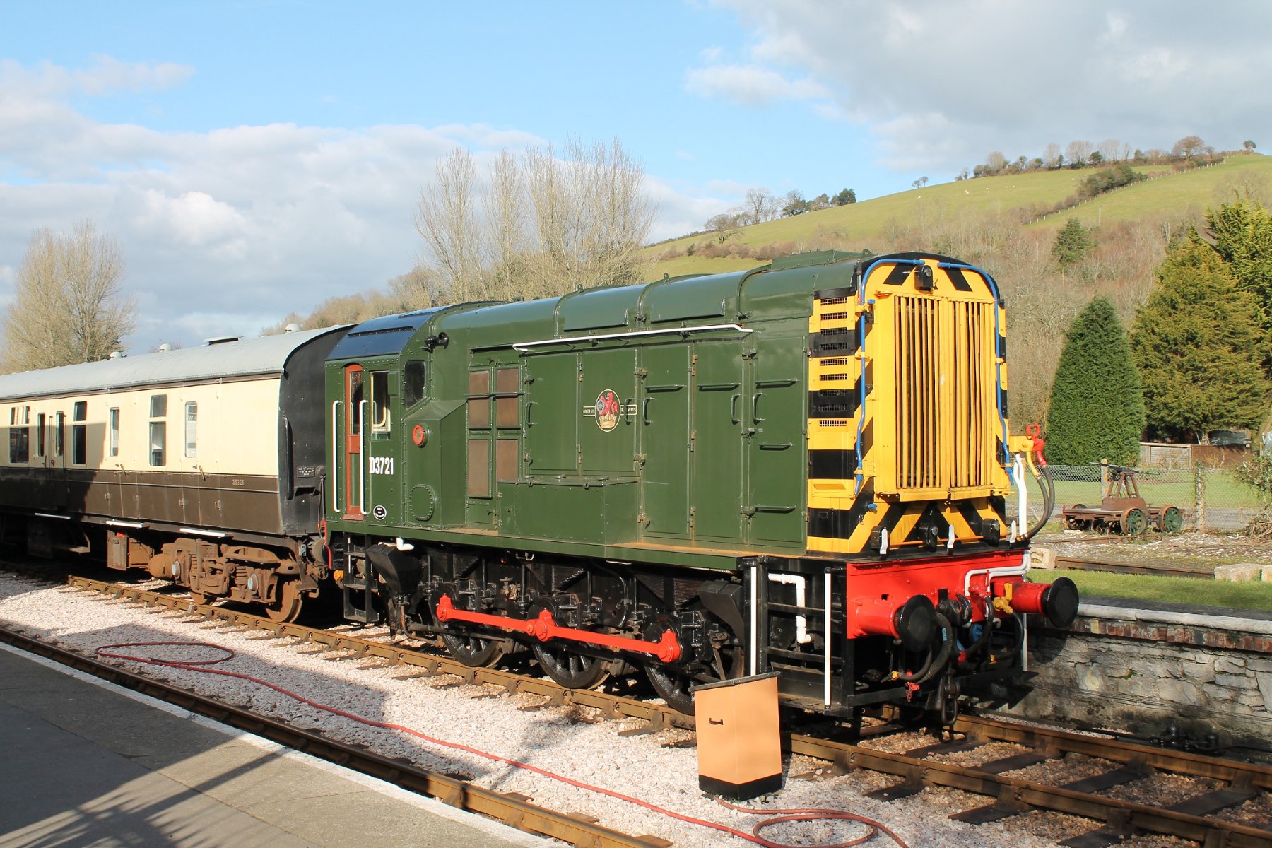 Solve BR Class 08 0-6-0 D3721 at Buckfastleigh. jigsaw puzzle online ...