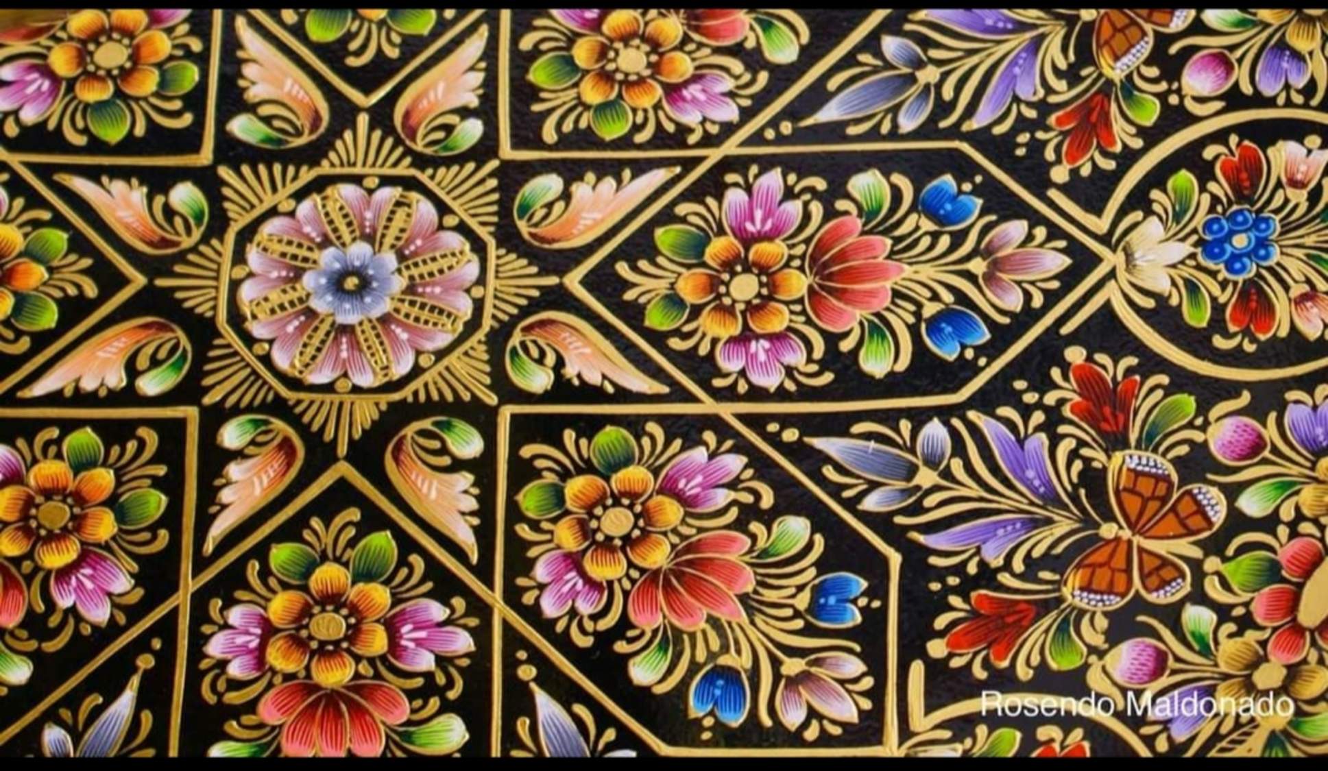 Solve Pattern jigsaw puzzle online with 144 pieces