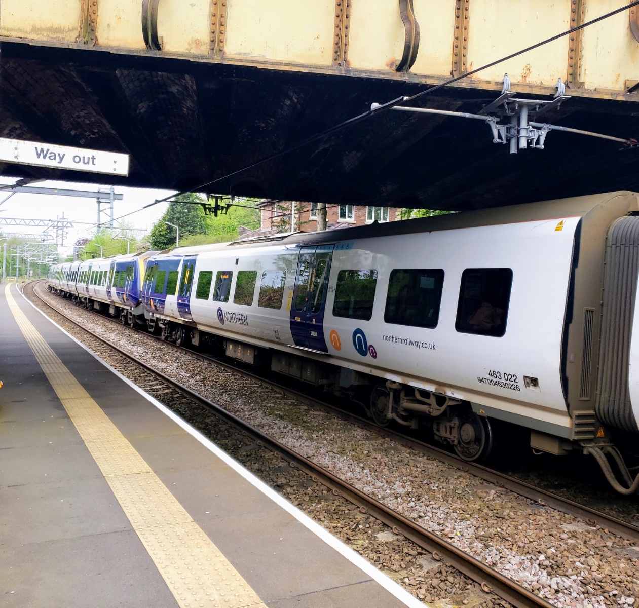 Jigsaw Puzzle | 36 pieces | Train leaving Lostock Railway Station | Jigidi