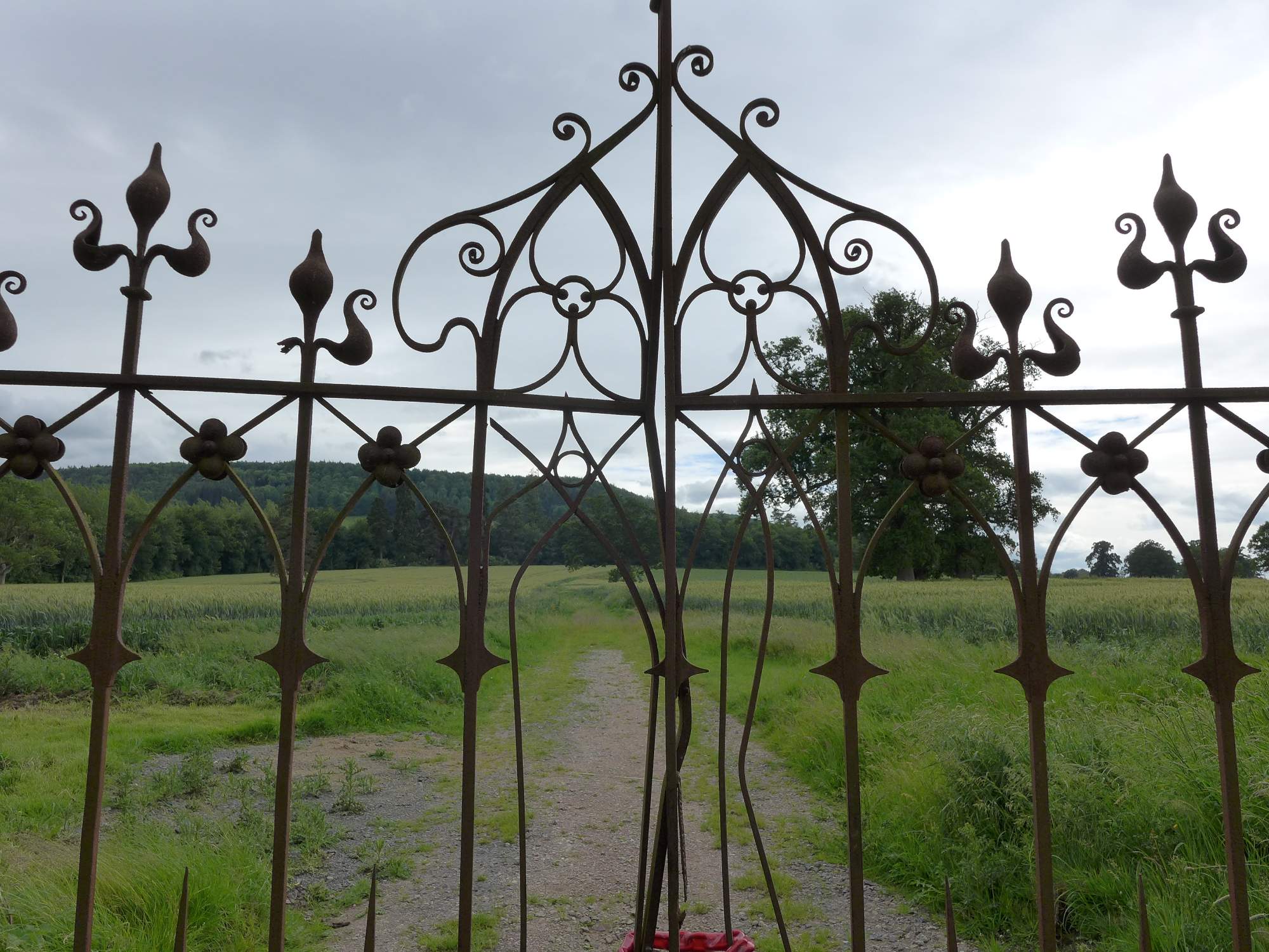 Solve Garnstone Lodge Gates, Weobley, Herefordshire jigsaw puzzle ...