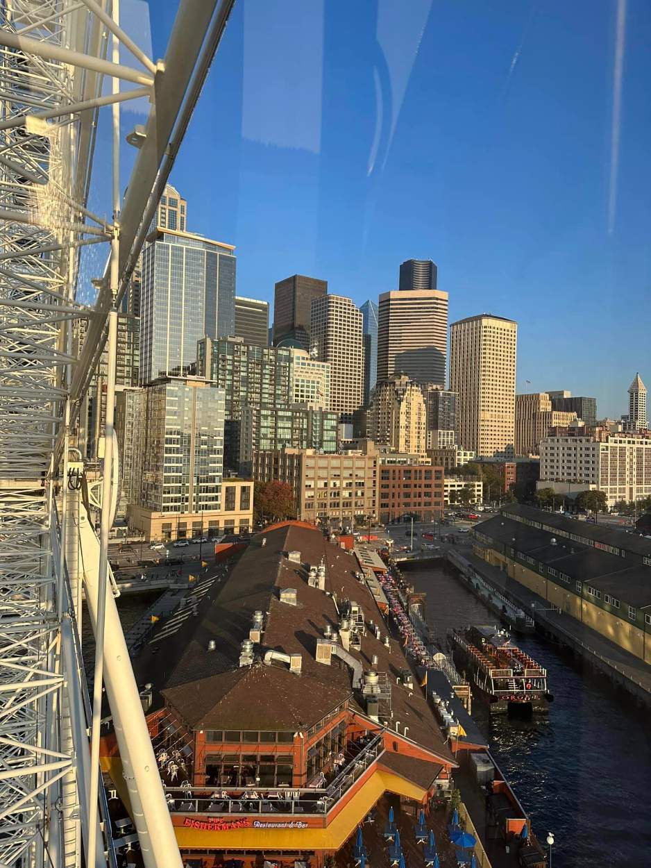 Solve Seattle Washington jigsaw puzzle online with 70 pieces