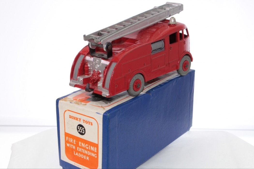 Solve DINKY TOYS - FIRE ENGINE WITH EXTENDING LADDER jigsaw puzzle ...