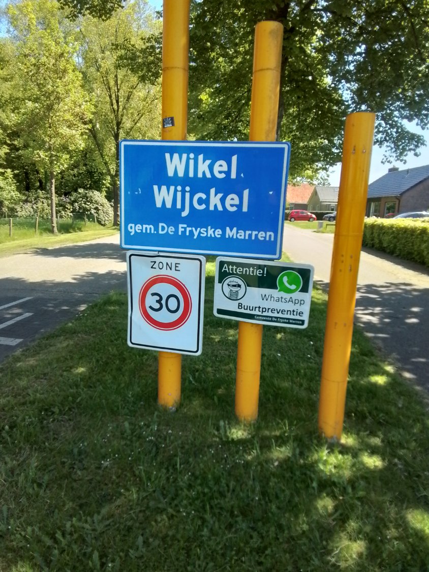 Solve Wijckel Fryslân Netherlands jigsaw puzzle online with 12 pieces
