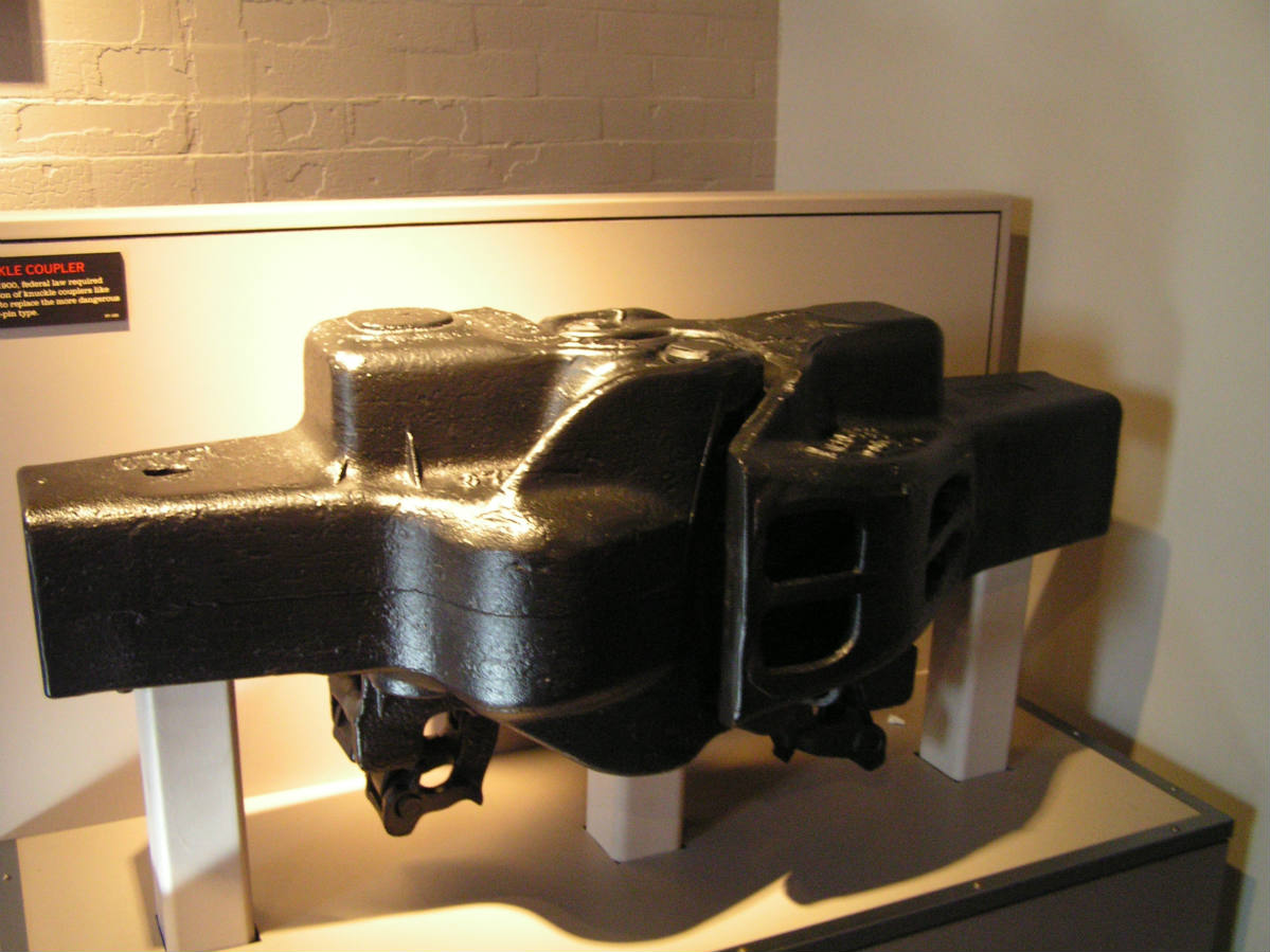 Solve Railroad Knuckle Coupler jigsaw puzzle online with 80 pieces