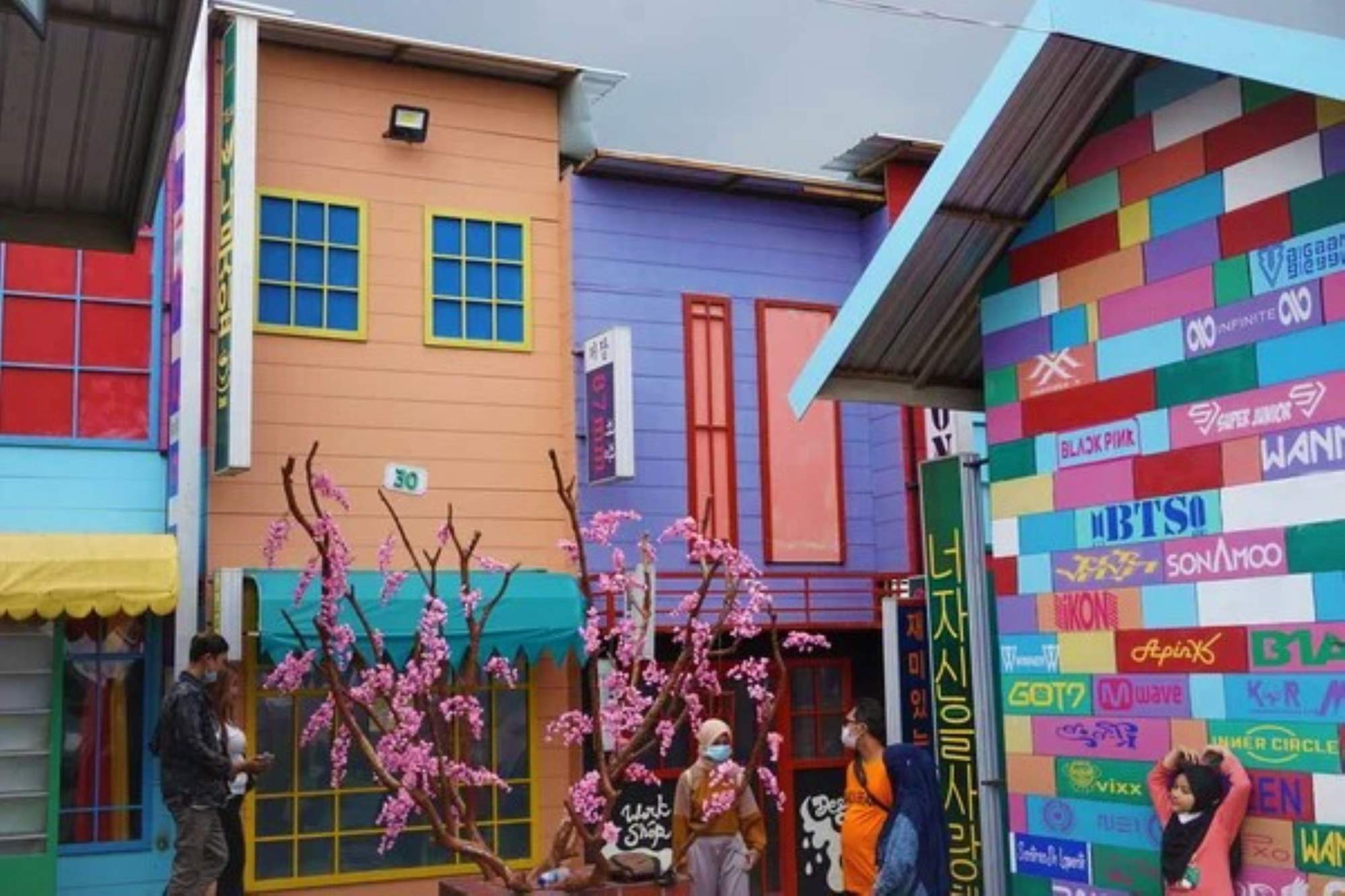 Solve Java jigsaw puzzle online with 198 pieces