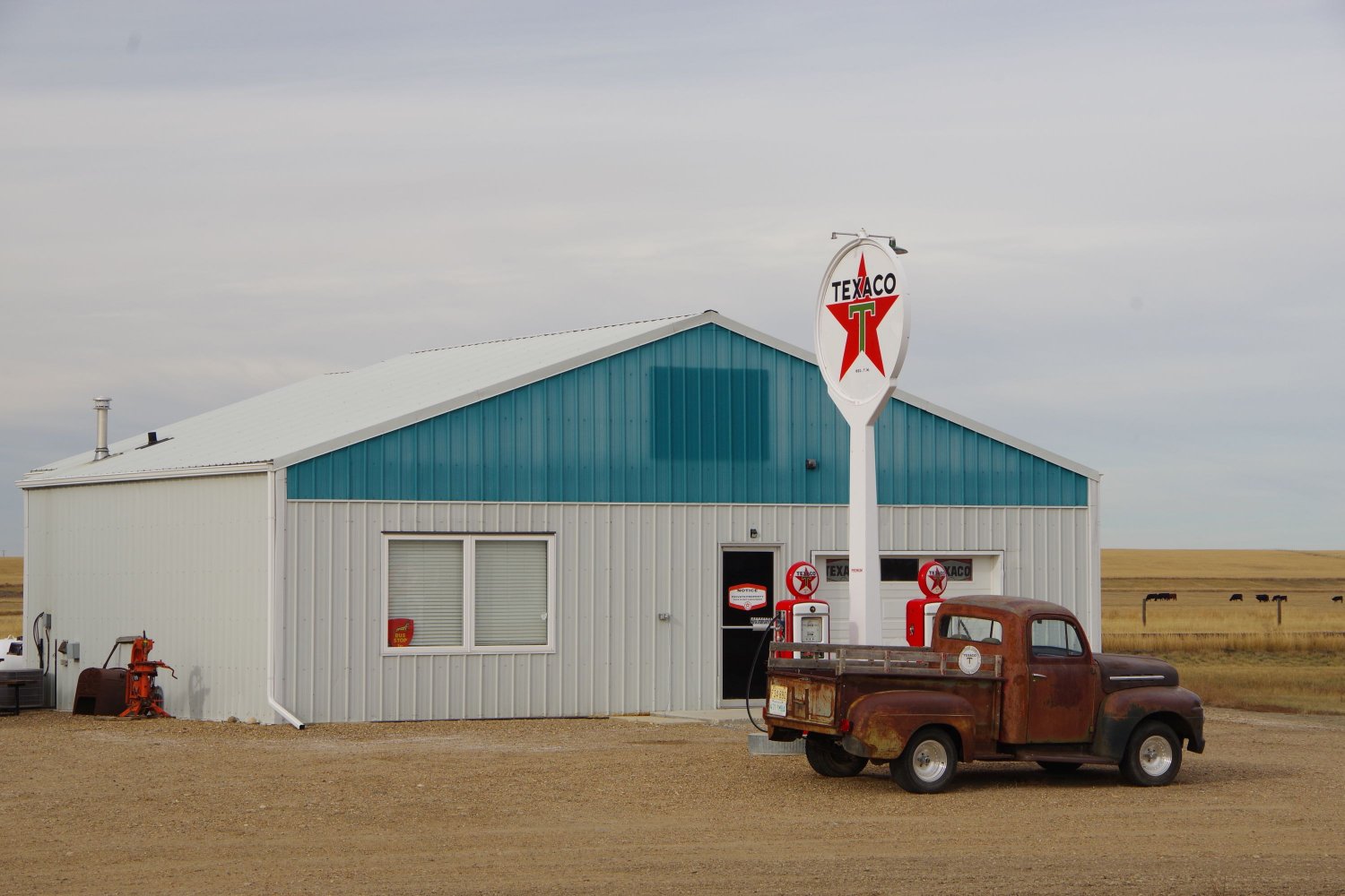 Solve Consul SK jigsaw puzzle online with 12 pieces