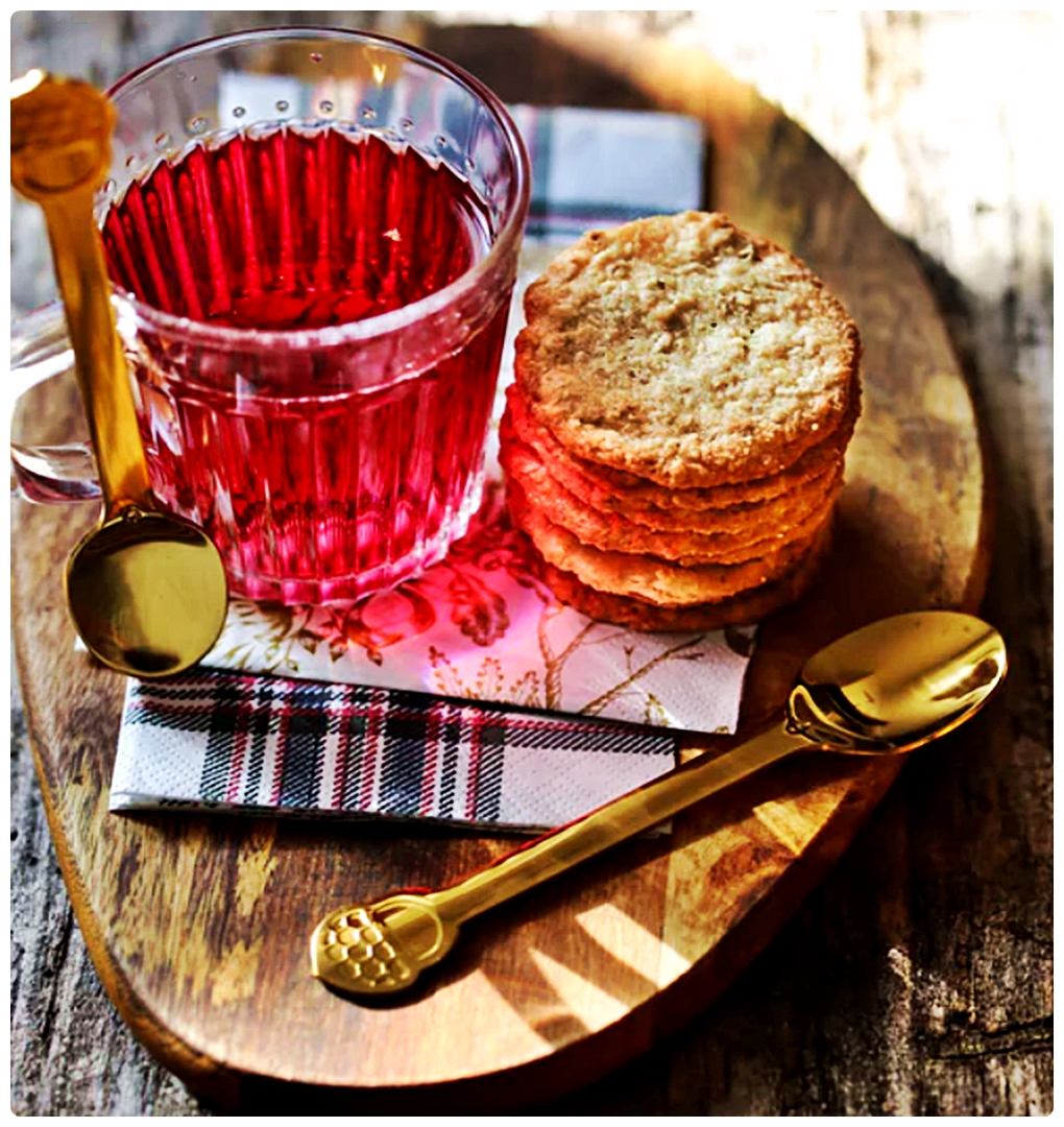 Solve Cookies and Juice jigsaw puzzle online with 306 pieces