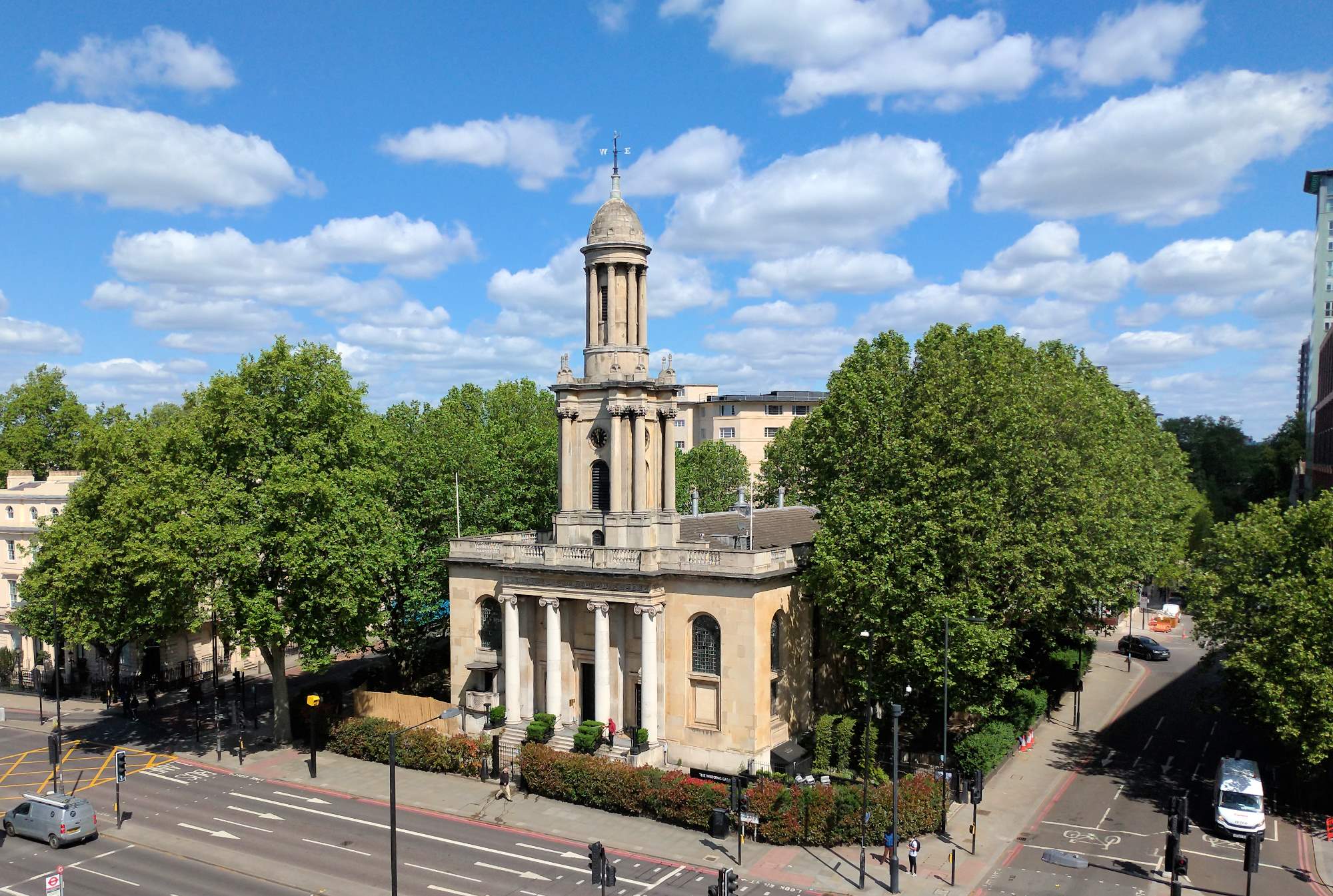 Solve Holy Trinity Church, Marylebone jigsaw puzzle online with 425 pieces