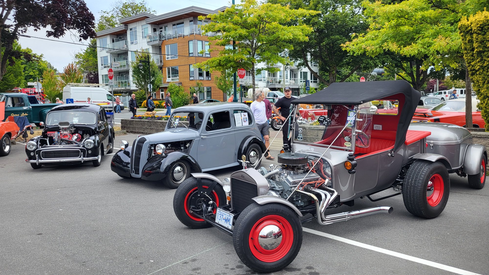 Solve Small cars, big engines! jigsaw puzzle online with 390 pieces