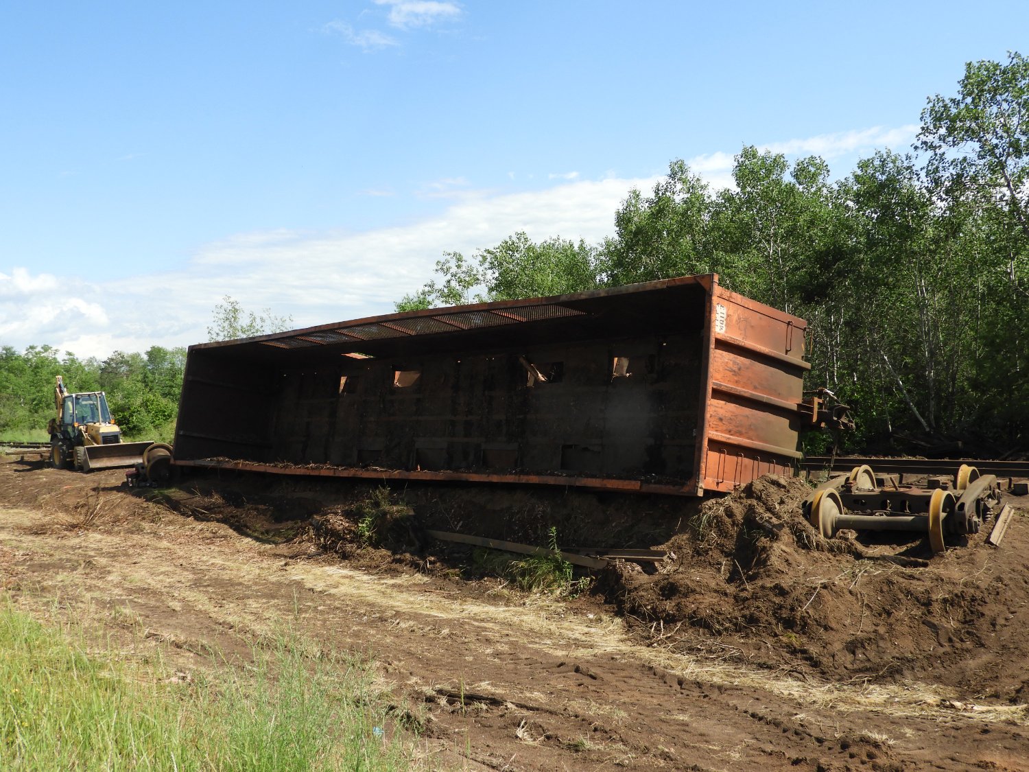 Solve Derailed boxcar jigsaw puzzle online with 20 pieces