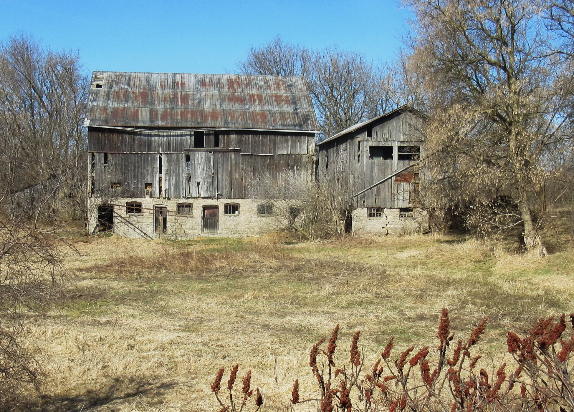 Solve March barn jigsaw puzzle online with 70 pieces