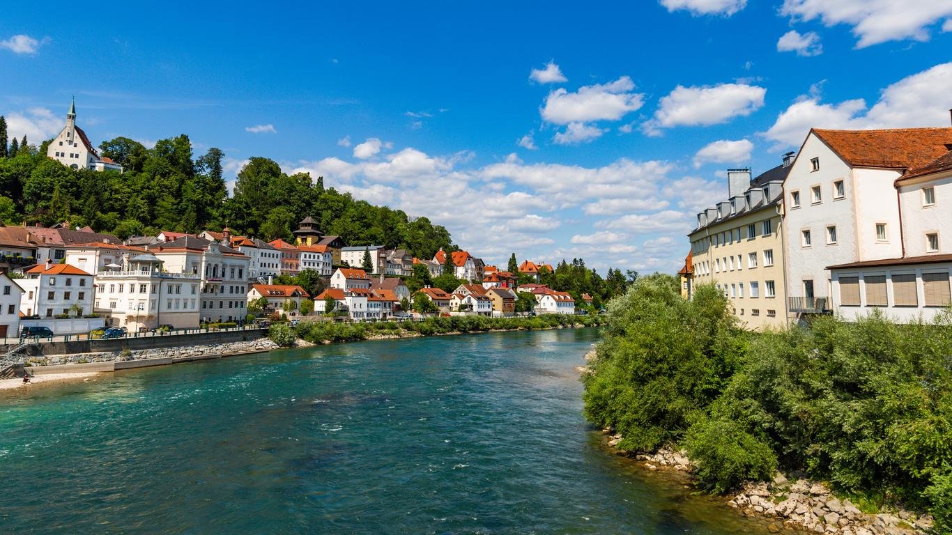 Solve steyer jigsaw puzzle online with 286 pieces